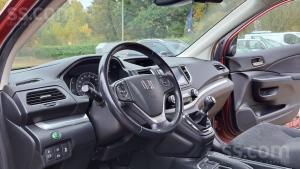 Red Honda CR-V 2017 in Jelgava, with an engine capacity of 1.60 L and mileage of 182 thousand km for 12490 €, photo 8 on AUTOMOTO.COM.LV