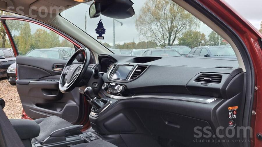 Red Honda CR-V 2017 in Jelgava, with an engine capacity of 1.60 L and mileage of 182 thousand km for 12490 €, photo 9 on AUTOMOTO.COM.LV