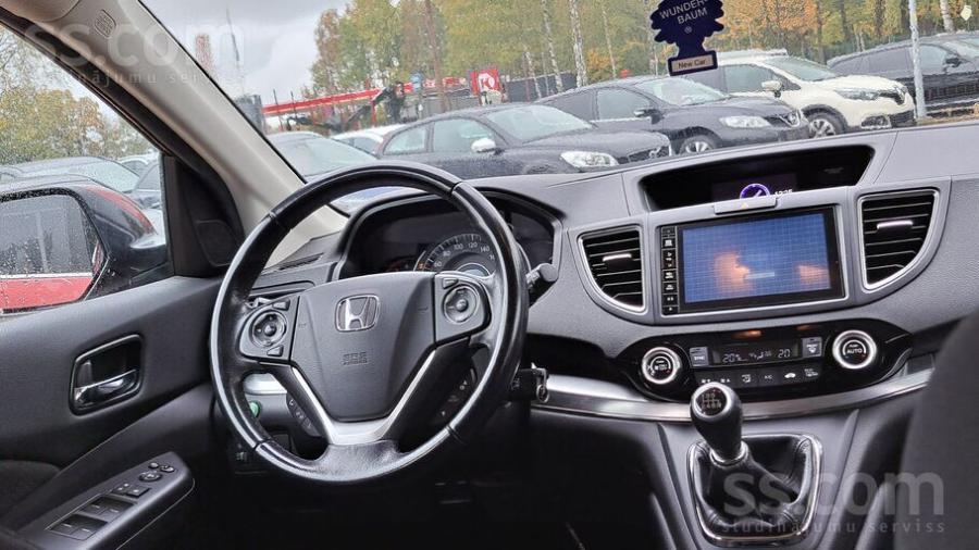 Red Honda CR-V 2017 in Jelgava, with an engine capacity of 1.60 L and mileage of 182 thousand km for 12490 €, photo 12 on AUTOMOTO.COM.LV