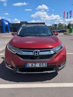 Red Honda CR-V 2017 in Vilnius, with an engine capacity of 1.50 L and mileage of 130 thousand km for 17400 €, photo 3 on AUTOMOTO.COM.LV