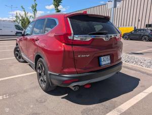 Red Honda CR-V 2017 in Vilnius, with an engine capacity of 1.50 L and mileage of 130 thousand km for 17400 €, photo 8 on AUTOMOTO.COM.LV
