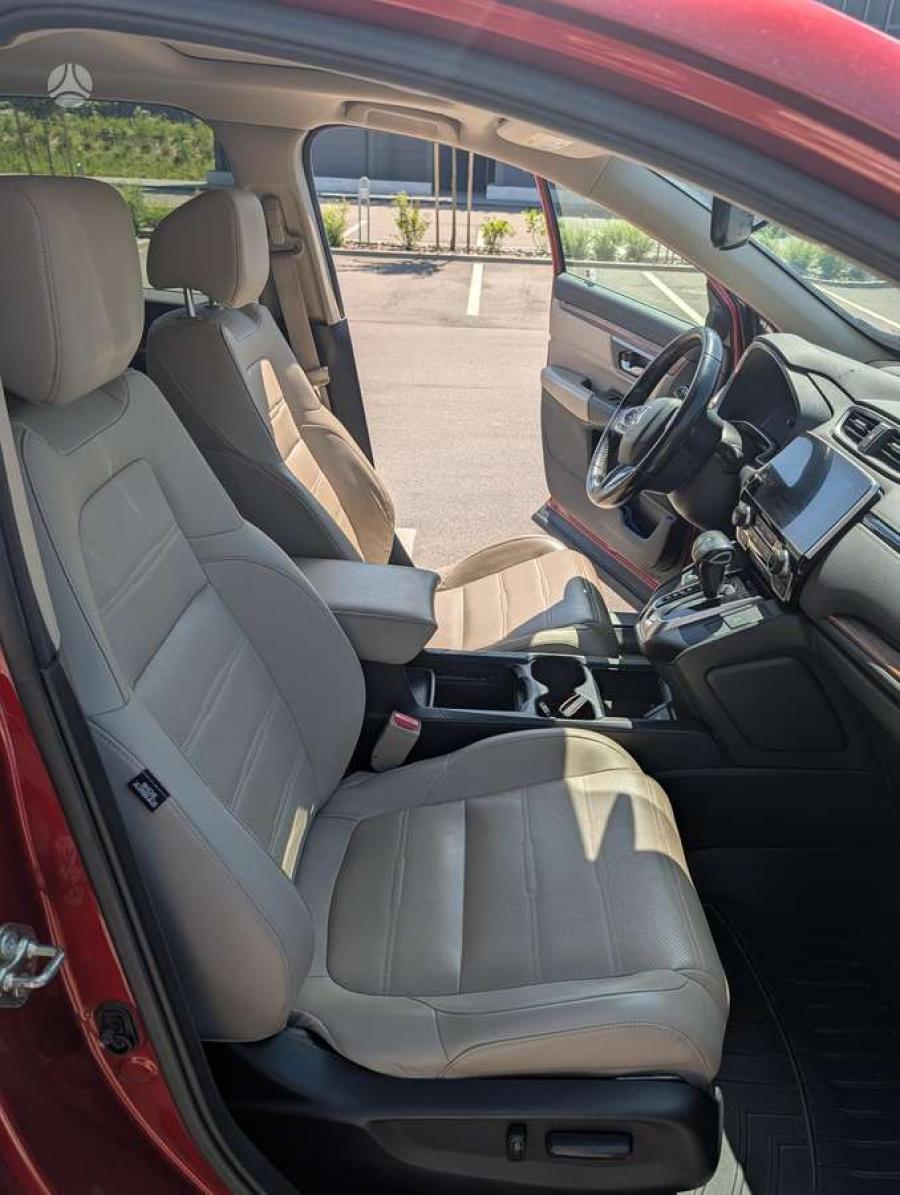Red Honda CR-V 2017 in Vilnius, with an engine capacity of 1.50 L and mileage of 130 thousand km for 17400 €, photo 11 on AUTOMOTO.COM.LV