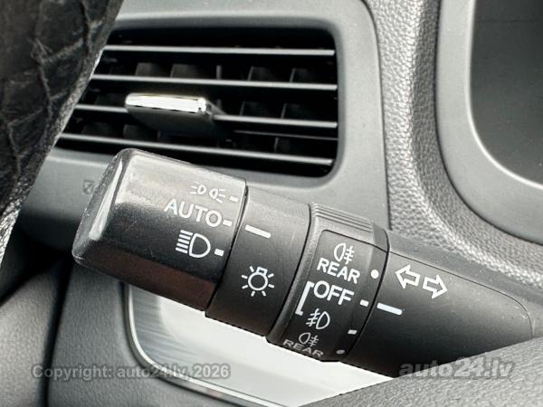 Sarkans Honda CR-V 2017 Tartu, ar dzinēja tilpumu 1.60 L un nobraukumu 198 tūkst. km par 14950 €, foto 7 vietnē AUTOMOTO.COM.LV