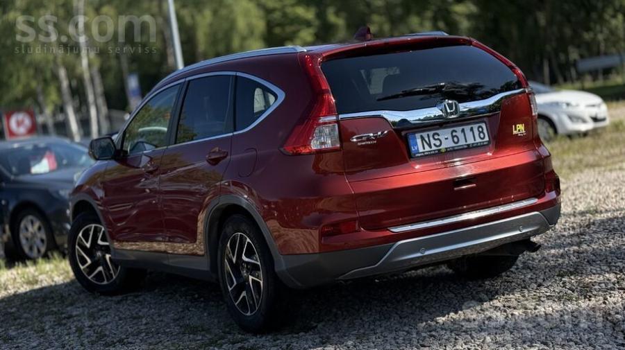 Red Honda CR-V 2017 in Jelgava, with an engine capacity of 1.60 L and mileage of 182 thousand km for 12490 €, photo 5 on AUTOMOTO.COM.LV