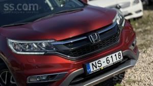 Red Honda CR-V 2017 in Jelgava, with an engine capacity of 1.60 L and mileage of 182 thousand km for 12490 €, photo 6 on AUTOMOTO.COM.LV