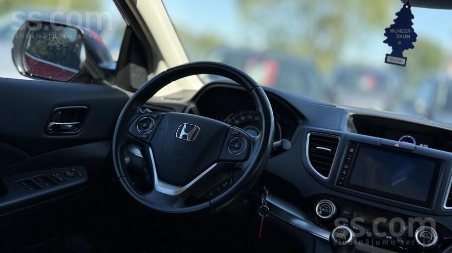 Red Honda CR-V 2017 in Jelgava, with an engine capacity of 1.60 L and mileage of 182 thousand km for 12490 €, photo 12 on AUTOMOTO.COM.LV