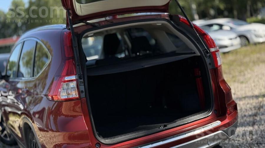 Red Honda CR-V 2017 in Jelgava, with an engine capacity of 1.60 L and mileage of 182 thousand km for 12490 €, photo 25 on AUTOMOTO.COM.LV