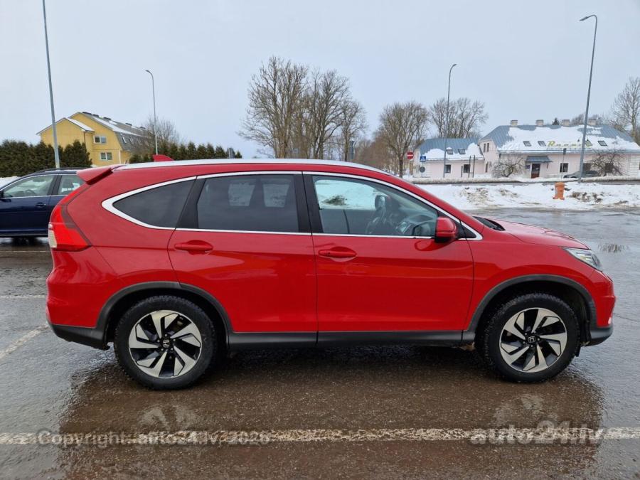Red Honda CR-V 2018 in Tallinn, with an engine capacity of 1.60 L and mileage of 276 thousand km for 14000 €, photo 2 on AUTOMOTO.COM.LV