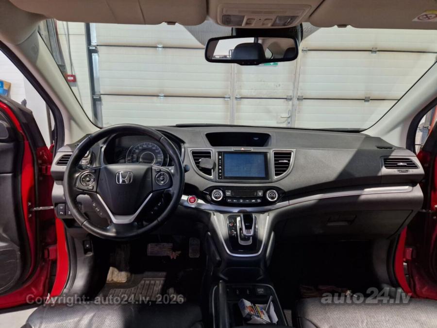 Red Honda CR-V 2018 in Tallinn, with an engine capacity of 1.60 L and mileage of 276 thousand km for 14000 €, photo 5 on AUTOMOTO.COM.LV