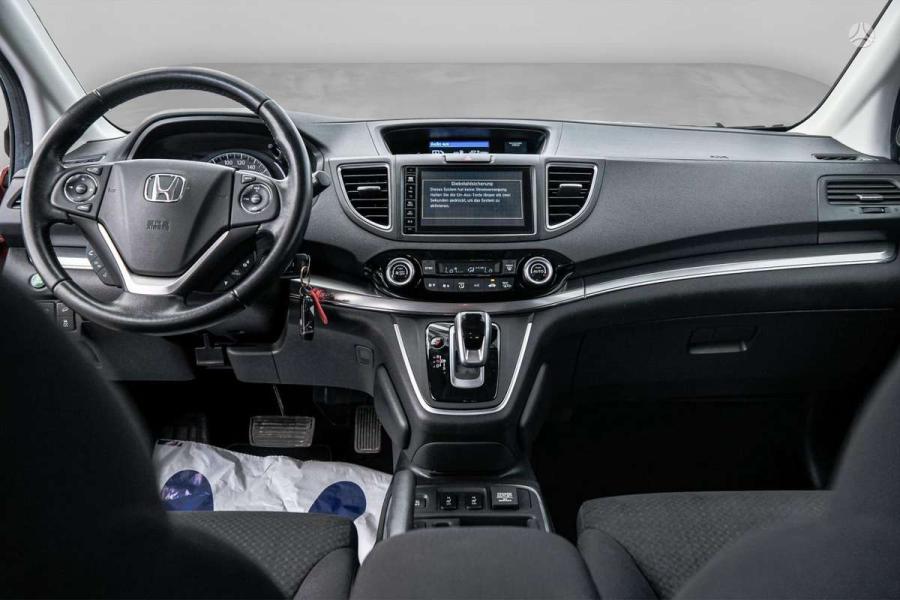 Red Honda CR-V 2018 in Kaunas, with an engine capacity of 1.60 L and mileage of 238 thousand km for 13490 €, photo 7 on AUTOMOTO.COM.LV