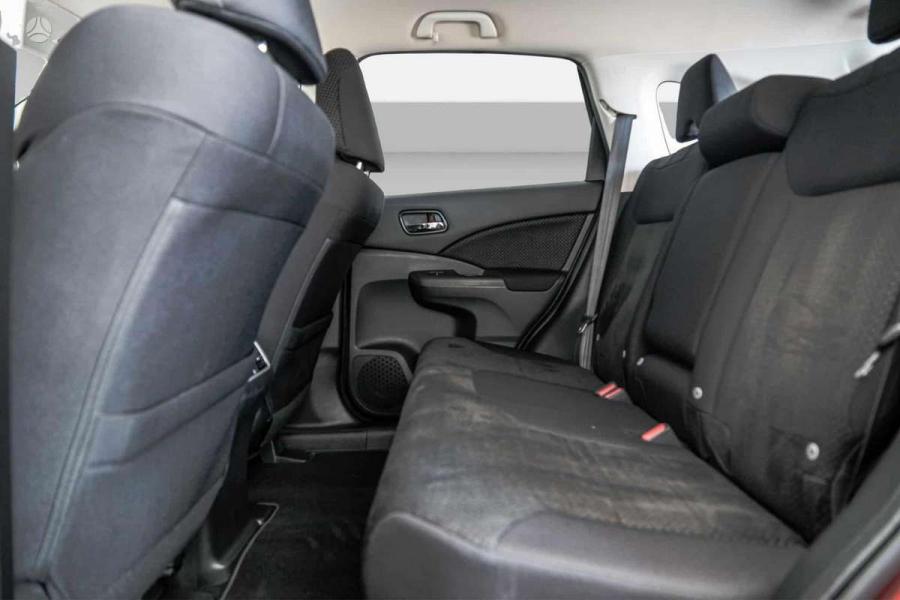 Red Honda CR-V 2018 in Kaunas, with an engine capacity of 1.60 L and mileage of 238 thousand km for 13490 €, photo 9 on AUTOMOTO.COM.LV