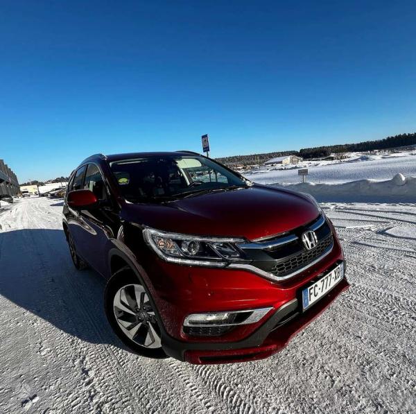 Red Honda CR-V 2019 in Vilnius, with an engine capacity of 1.60 L and mileage of 180 thousand km for 14490 €, photo 2 on AUTOMOTO.COM.LV