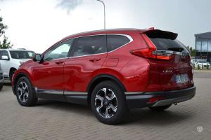 Red Honda CR-V 2019 in Vilnius, with an engine capacity of 1.99 L and mileage of 164 thousand km for 21000 €, photo 8 on AUTOMOTO.COM.LV