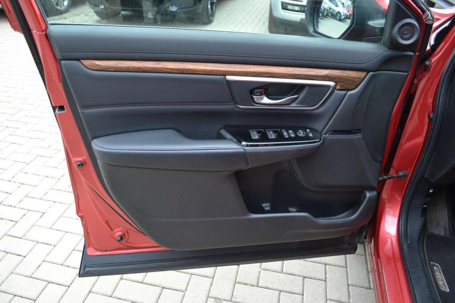 Red Honda CR-V 2019 in Vilnius, with an engine capacity of 1.99 L and mileage of 164 thousand km for 21000 €, photo 19 on AUTOMOTO.COM.LV
