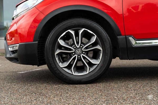 Red Honda CR-V 2021 in Vilnius, with an engine capacity of 1.99 L and mileage of 54 thousand km for 22750 €, photo 8 on AUTOMOTO.COM.LV
