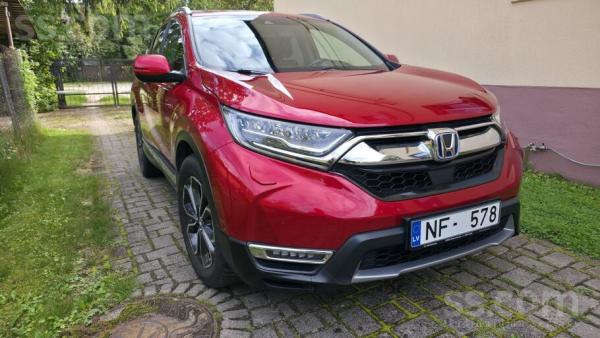 Red Honda CR-V 2022 in Riga, with an engine capacity of 2.00 L and mileage of 45 thousand km for 29500 €, photo 2 on AUTOMOTO.COM.LV
