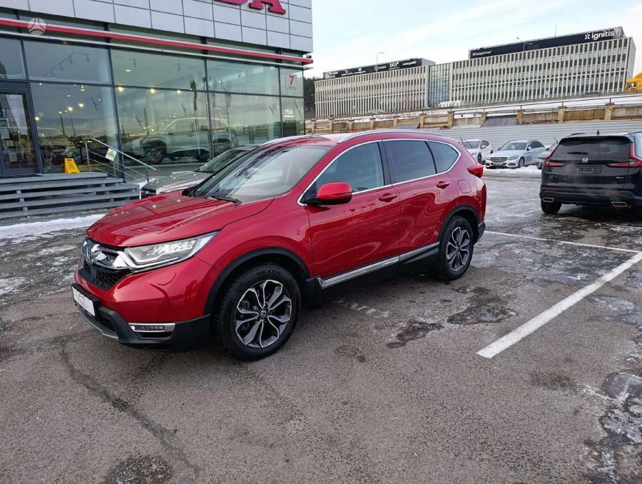 Red Honda CR-V 2023 in Vilnius, with an engine capacity of 1.99 L and mileage of 52 thousand km for 29550 €, photo 1 on AUTOMOTO.COM.LV