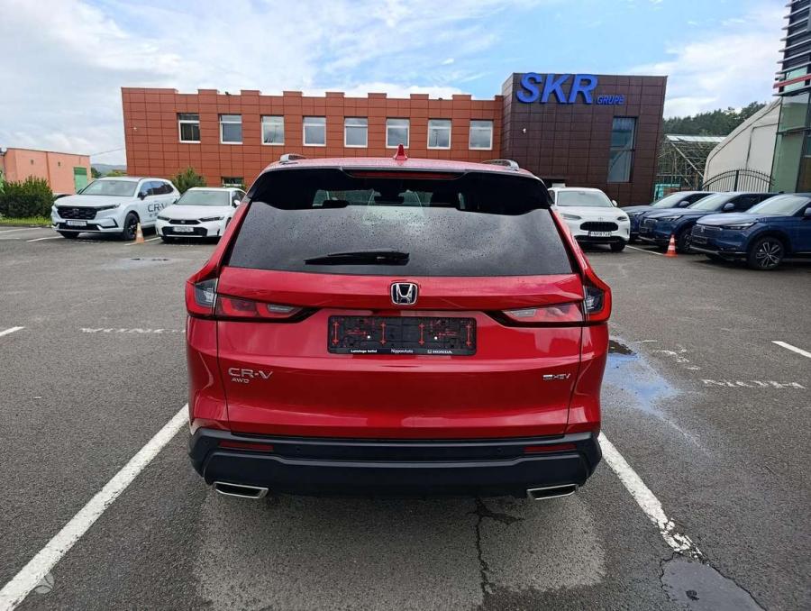 Red Honda CR-V 2025 in Vilnius, with an engine capacity of 1.99 L and mileage of 56 thousand km for 40990 €, photo 7 on AUTOMOTO.COM.LV