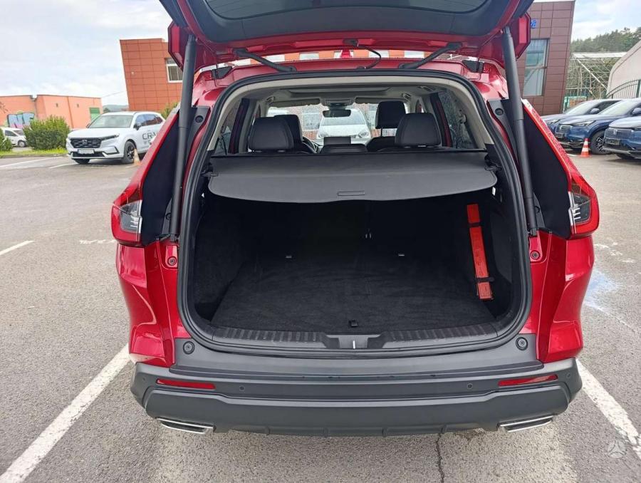 Red Honda CR-V 2025 in Vilnius, with an engine capacity of 1.99 L and mileage of 56 thousand km for 40990 €, photo 8 on AUTOMOTO.COM.LV