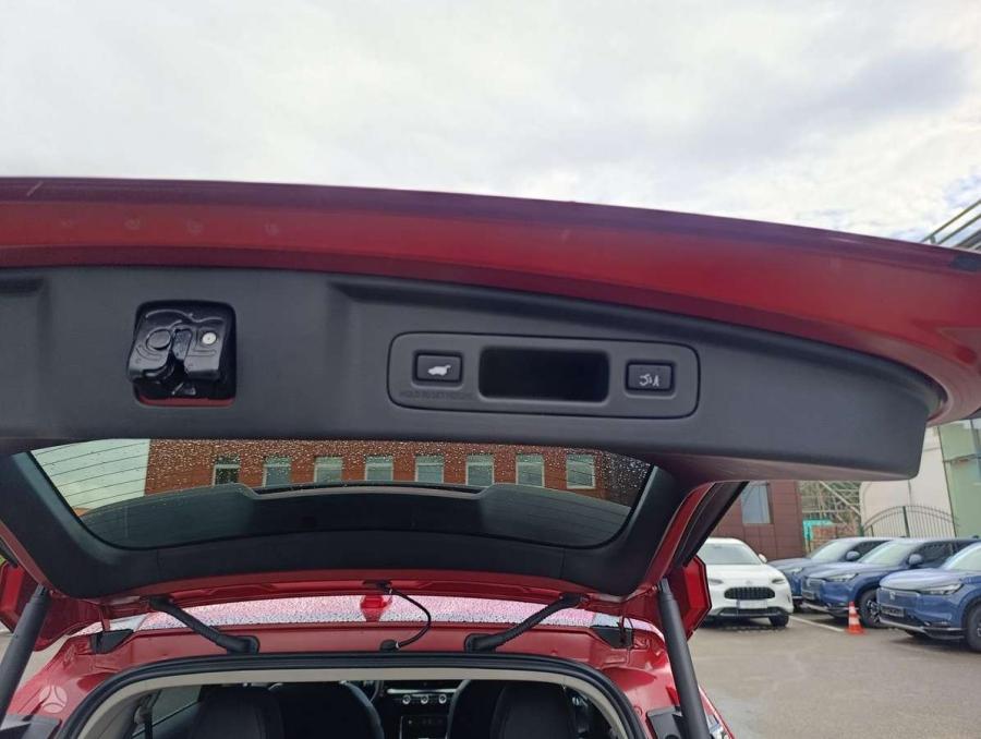 Red Honda CR-V 2025 in Vilnius, with an engine capacity of 1.99 L and mileage of 56 thousand km for 40990 €, photo 9 on AUTOMOTO.COM.LV