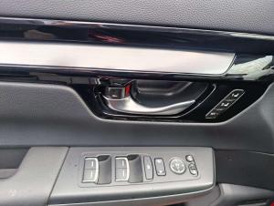 Red Honda CR-V 2025 in Vilnius, with an engine capacity of 1.99 L and mileage of 56 thousand km for 40990 €, photo 11 on AUTOMOTO.COM.LV