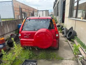 Red Honda CR-V 2003 in Riga, with an engine capacity of 2.00 L and mileage of 313 thousand km for 700 €, photo 2 on AUTOMOTO.COM.LV