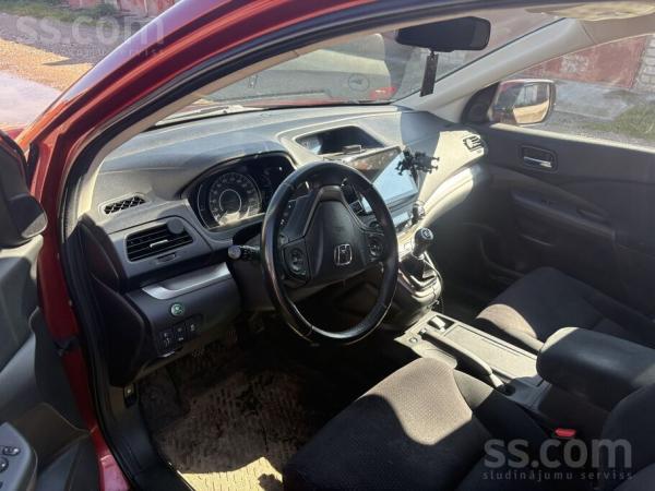 Sarkans Honda CR-V 2013 Liepāja, ar dzinēja tilpumu 2.20 L un nobraukumu 245 tūkst. km par 10000 €, foto 3 vietnē AUTOMOTO.COM.LV