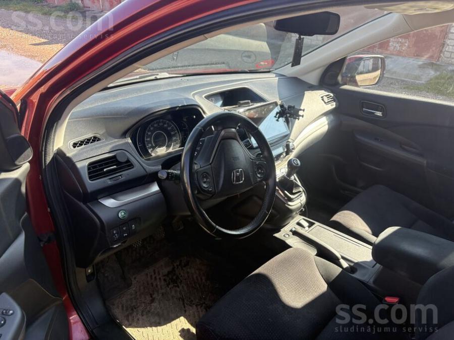 Sarkans Honda CR-V 2013 Liepāja, ar dzinēja tilpumu 2.20 L un nobraukumu 245 tūkst. km par 10000 €, foto 4 vietnē AUTOMOTO.COM.LV