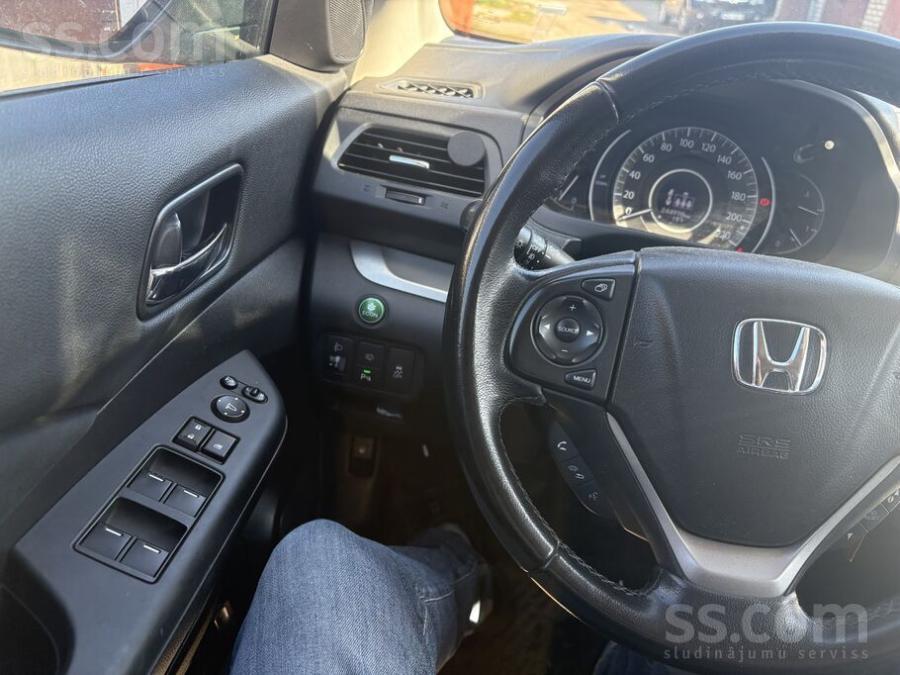 Sarkans Honda CR-V 2013 Liepāja, ar dzinēja tilpumu 2.20 L un nobraukumu 245 tūkst. km par 10000 €, foto 5 vietnē AUTOMOTO.COM.LV