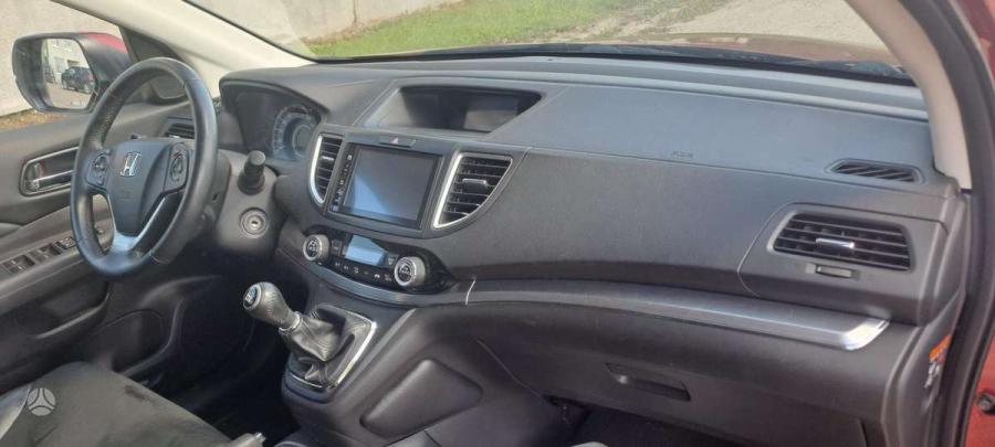 Red Honda CR-V 2015 in Siauliai, with an engine capacity of 1.60 L and mileage of 154 thousand km for 5950 €, photo 10 on AUTOMOTO.COM.LV