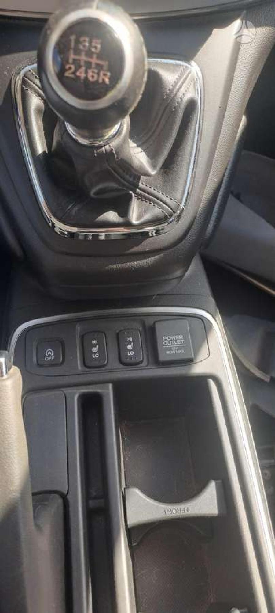 Red Honda CR-V 2015 in Siauliai, with an engine capacity of 1.60 L and mileage of 154 thousand km for 5950 €, photo 11 on AUTOMOTO.COM.LV