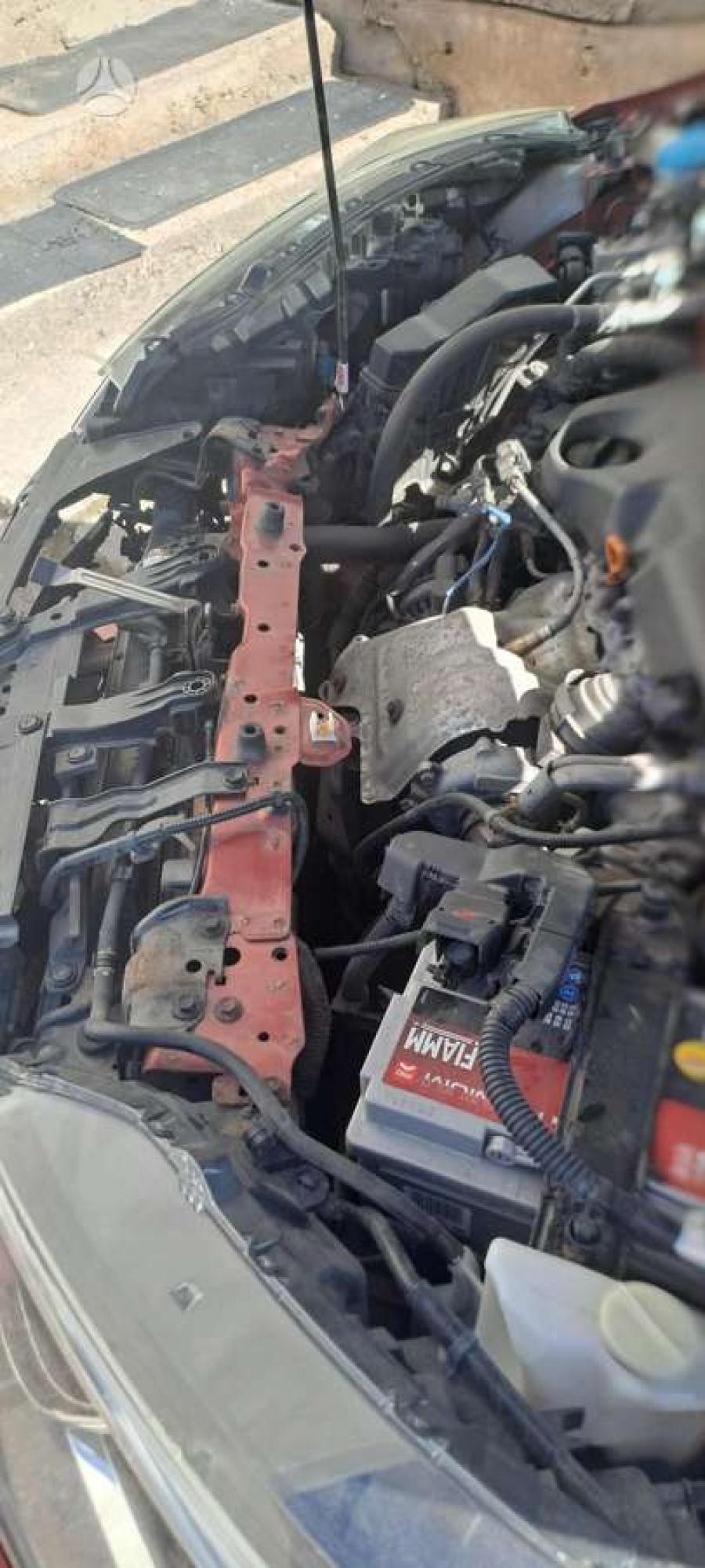 Red Honda CR-V 2015 in Siauliai, with an engine capacity of 1.60 L and mileage of 154 thousand km for 5950 €, photo 14 on AUTOMOTO.COM.LV