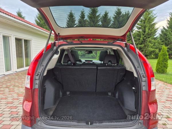 Red Honda CR-V 2012 in Tallinn, with an engine capacity of 2.00 L and mileage of 205 thousand km for 9800 €, photo 6 on AUTOMOTO.COM.LV