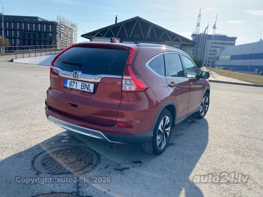 Red Honda CR-V 2015 in Tallinn, with an engine capacity of 2.00 L and mileage of 131 thousand km for 15000 €, photo 5 on AUTOMOTO.COM.LV