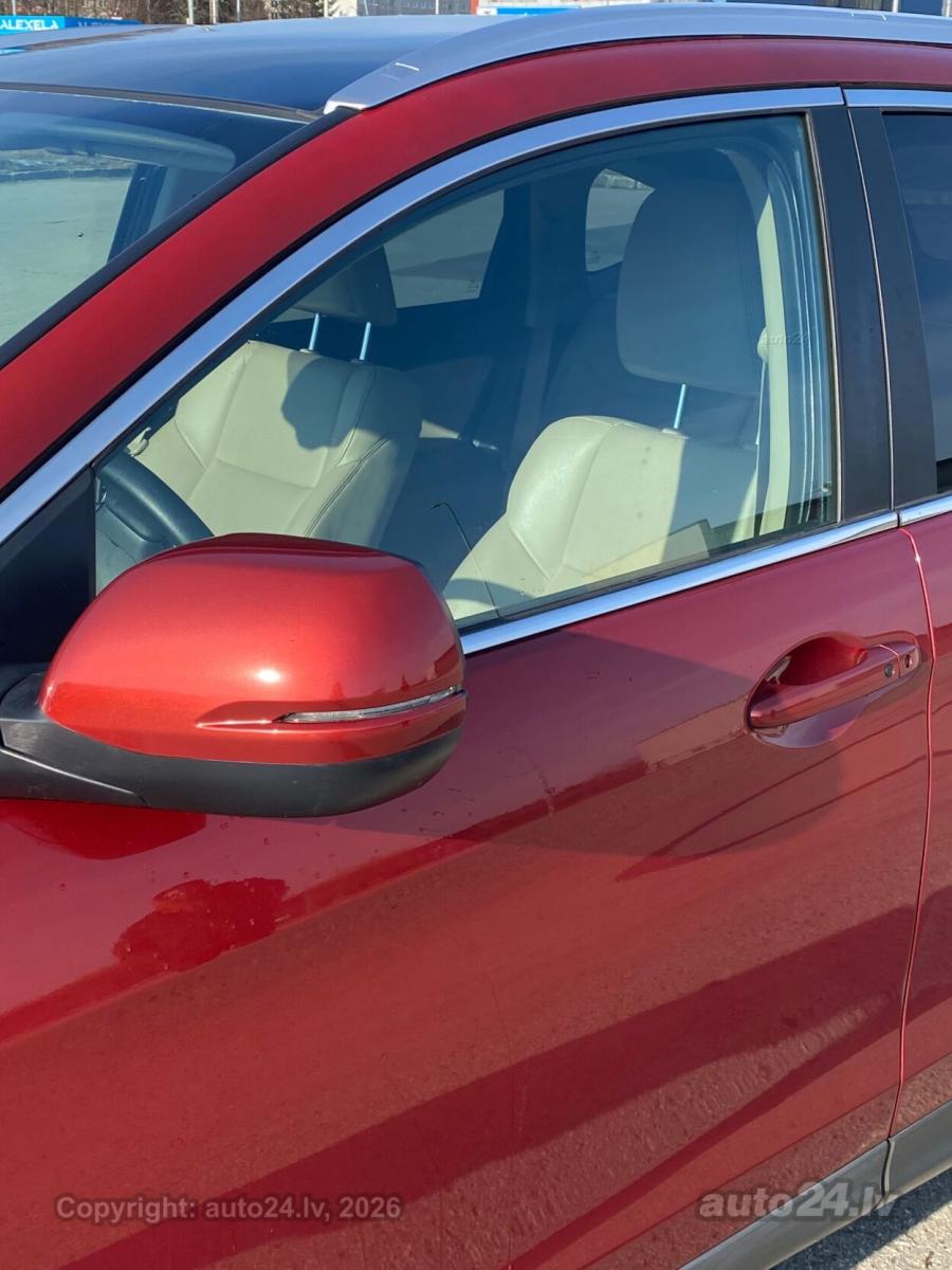 Red Honda CR-V 2015 in Tallinn, with an engine capacity of 2.00 L and mileage of 131 thousand km for 15000 €, photo 7 on AUTOMOTO.COM.LV