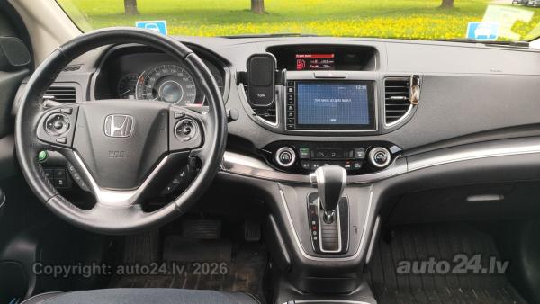 Red Honda CR-V 2015 in Tallinn, with an engine capacity of 2.00 L and mileage of 111 thousand km for 13490 €, photo 3 on AUTOMOTO.COM.LV
