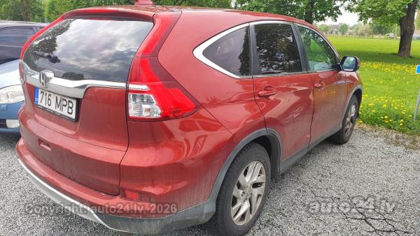 Red Honda CR-V 2015 in Tallinn, with an engine capacity of 2.00 L and mileage of 111 thousand km for 13490 €, photo 5 on AUTOMOTO.COM.LV