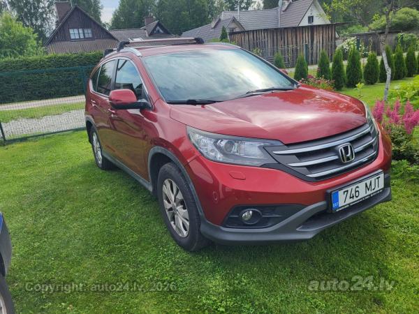 Sarkans Honda CR-V 2015 Tallina, ar dzinēja tilpumu 2.00 L un nobraukumu 120 tūkst. km par 13000 €, foto 1 vietnē AUTOMOTO.COM.LV