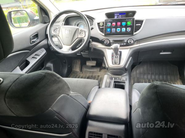 Sarkans Honda CR-V 2015 Tallina, ar dzinēja tilpumu 2.00 L un nobraukumu 120 tūkst. km par 13000 €, foto 3 vietnē AUTOMOTO.COM.LV