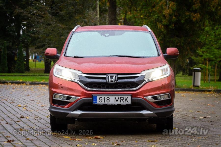 Red Honda CR-V 2017 in Tallinn, with an engine capacity of 1.60 L and mileage of 159 thousand km for 16999 €, photo 3 on AUTOMOTO.COM.LV