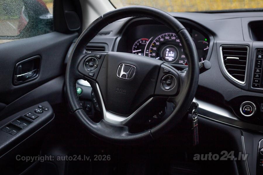 Red Honda CR-V 2017 in Tallinn, with an engine capacity of 1.60 L and mileage of 159 thousand km for 16999 €, photo 20 on AUTOMOTO.COM.LV