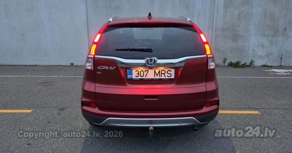Honda CR-V 2018 in Tallinn on AUTOMOTO.COM.LV Red Honda CR-V 2018 in Tallinn, with an engine capacity of 2.00 L and mileage of 143 thousand km for 16300 €, photo 6 on AUTOMOTO.COM.LV
