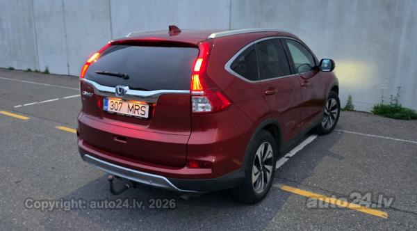 Honda CR-V 2018 in Tallinn on AUTOMOTO.COM.LV Red Honda CR-V 2018 in Tallinn, with an engine capacity of 2.00 L and mileage of 143 thousand km for 16300 €, photo 7 on AUTOMOTO.COM.LV