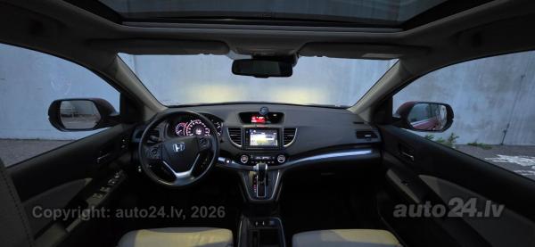 Honda CR-V 2018 in Tallinn on AUTOMOTO.COM.LV Red Honda CR-V 2018 in Tallinn, with an engine capacity of 2.00 L and mileage of 143 thousand km for 16300 €, photo 8 on AUTOMOTO.COM.LV