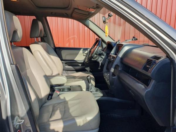 Honda CR-V 2005 Rīga, ar dzinēja tilpumu 2.20 L un nobraukumu 277 tūkst. km par 3750 €, foto 5 vietnē AUTOMOTO.COM.LV