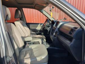 Honda CR-V 2005 in Riga, with an engine capacity of 2.20 L and mileage of 277 thousand km for 3750 €, photo 6 on AUTOMOTO.COM.LV