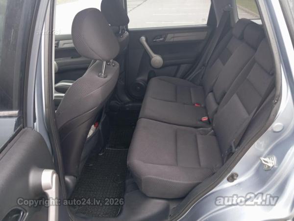 Honda CR-V 2008 in Tartu, with an engine capacity of 2.00 L and mileage of 211 thousand km for 5500 €, photo 4 on AUTOMOTO.COM.LV