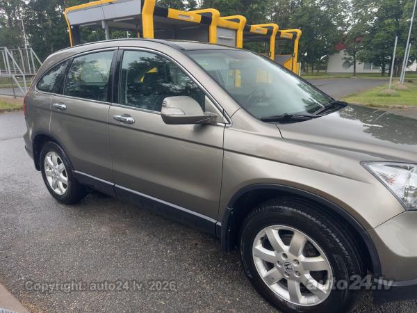Honda CR-V 2009 in Johvi, with an engine capacity of 2.20 L and mileage of 372 thousand km for 4999 €, photo 3 on AUTOMOTO.COM.LV