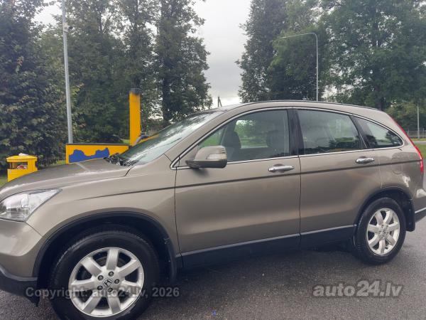 Honda CR-V 2009 in Johvi, with an engine capacity of 2.20 L and mileage of 372 thousand km for 4999 €, photo 4 on AUTOMOTO.COM.LV