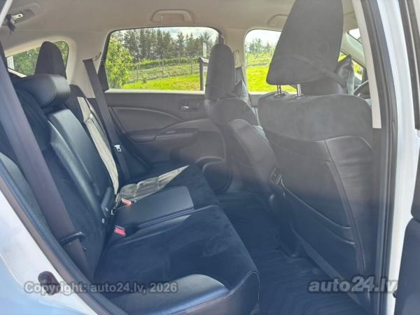 Honda CR-V 2012 in Narva, with an engine capacity of 2.00 L and mileage of 250 thousand km for 8990 €, photo 8 on AUTOMOTO.COM.LV